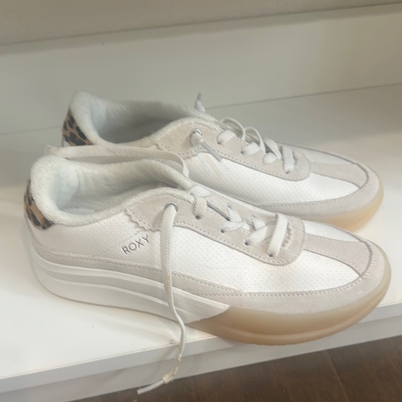 Roxy | Shoes | Roxy Cream Sneakers With Leopard Detail | Poshmark